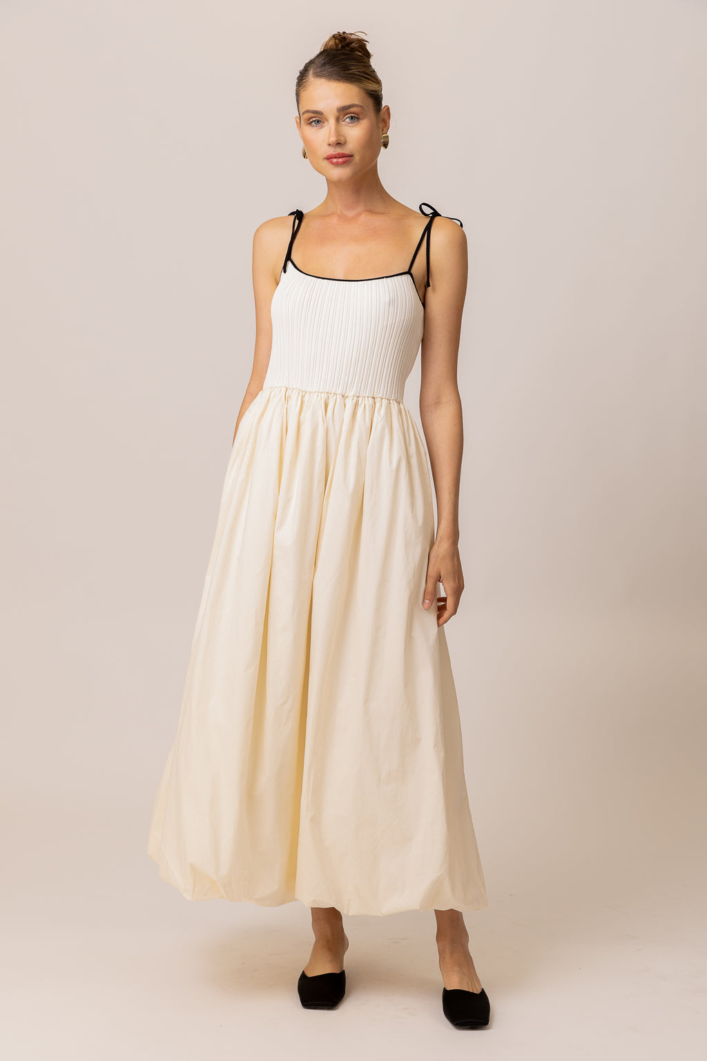 Jules dress beige – Line & Dot